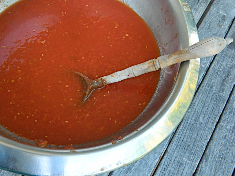 Easy Home-Made Tomato Passata – Silvia Colloca